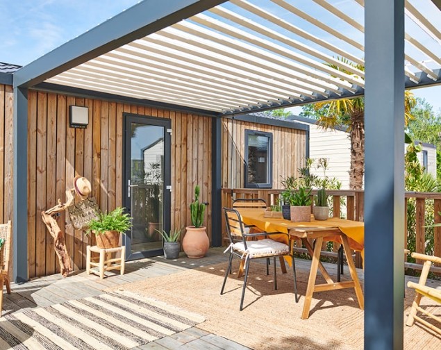 Comment couvrir le toit de son carport ? Tous nos conseils | Gustave Rideau