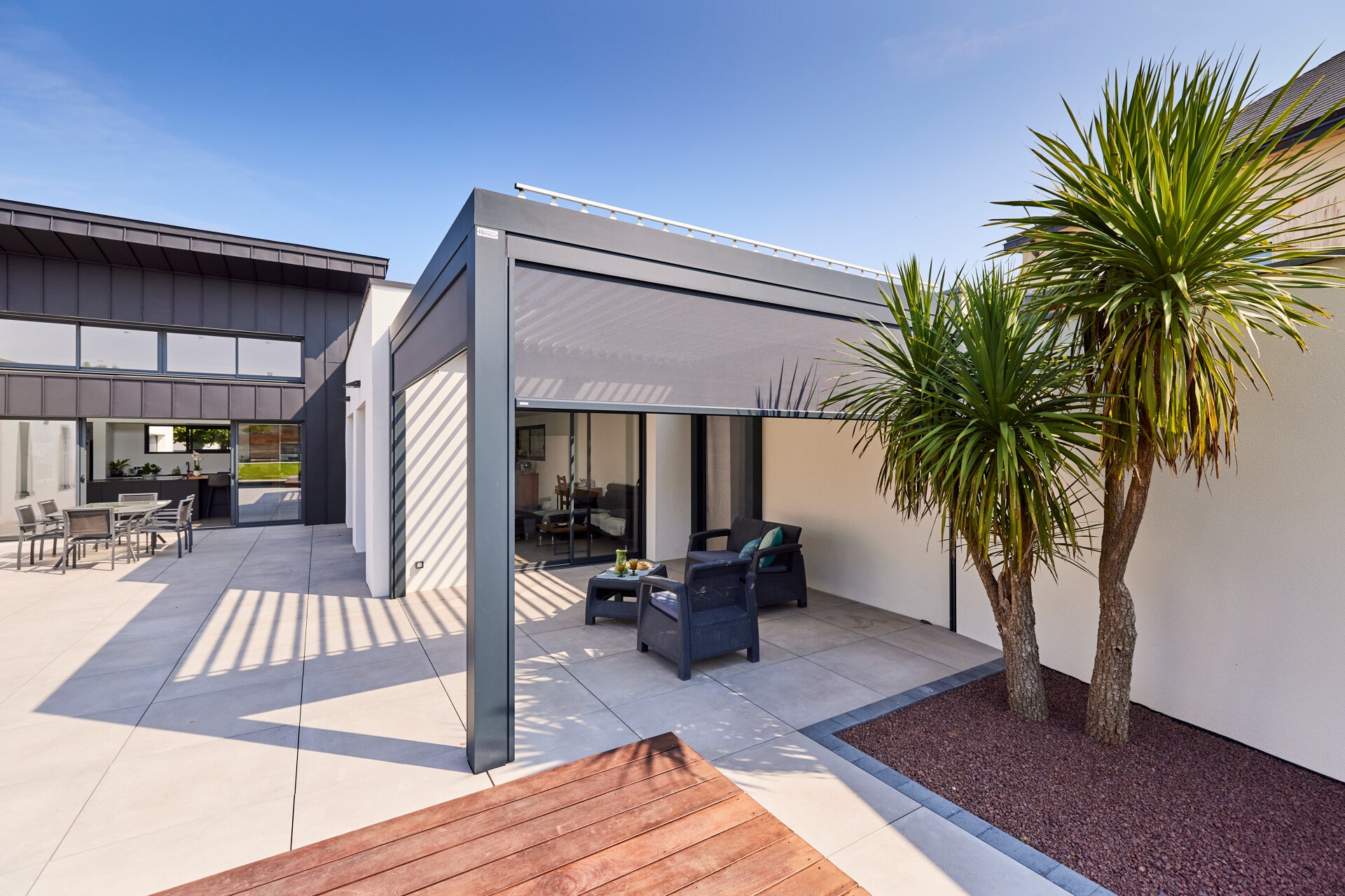 Pergola Bioclimatik à lames orientables à 16 469€ | Gustave Rideau